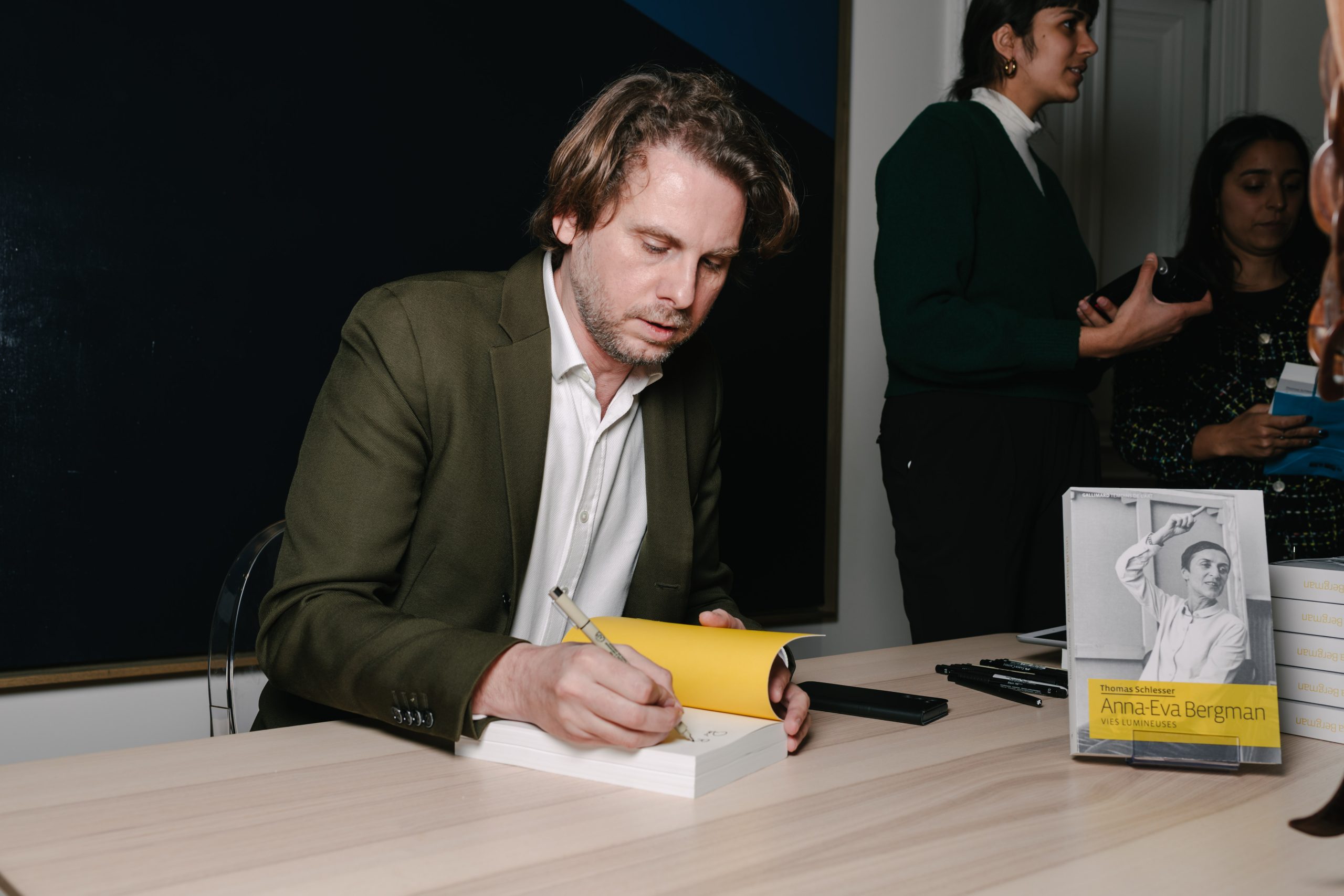 L'œuvre de Anna Eva Bergman dévoilée dans le nouvel ouvrage de Thomas ...