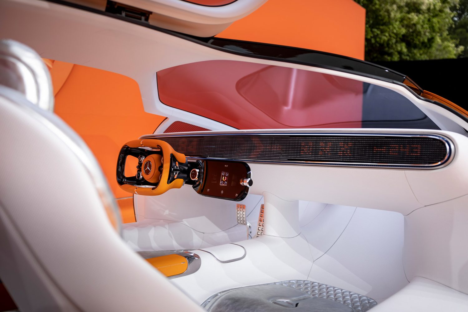 Mercedes x Vision One-eleven Concept: orange pressée