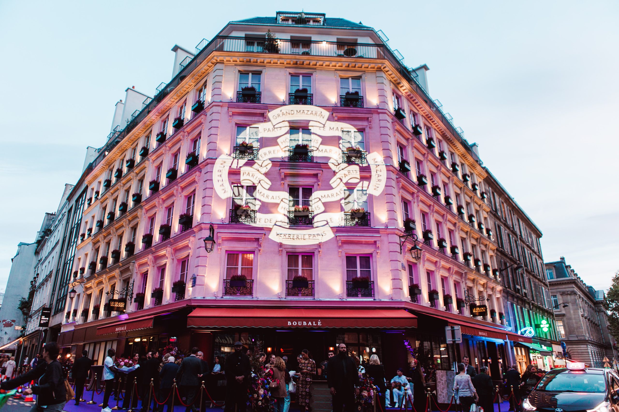 L'ouverture du sublime hôtel Le Grand Mazarin dans le Marais