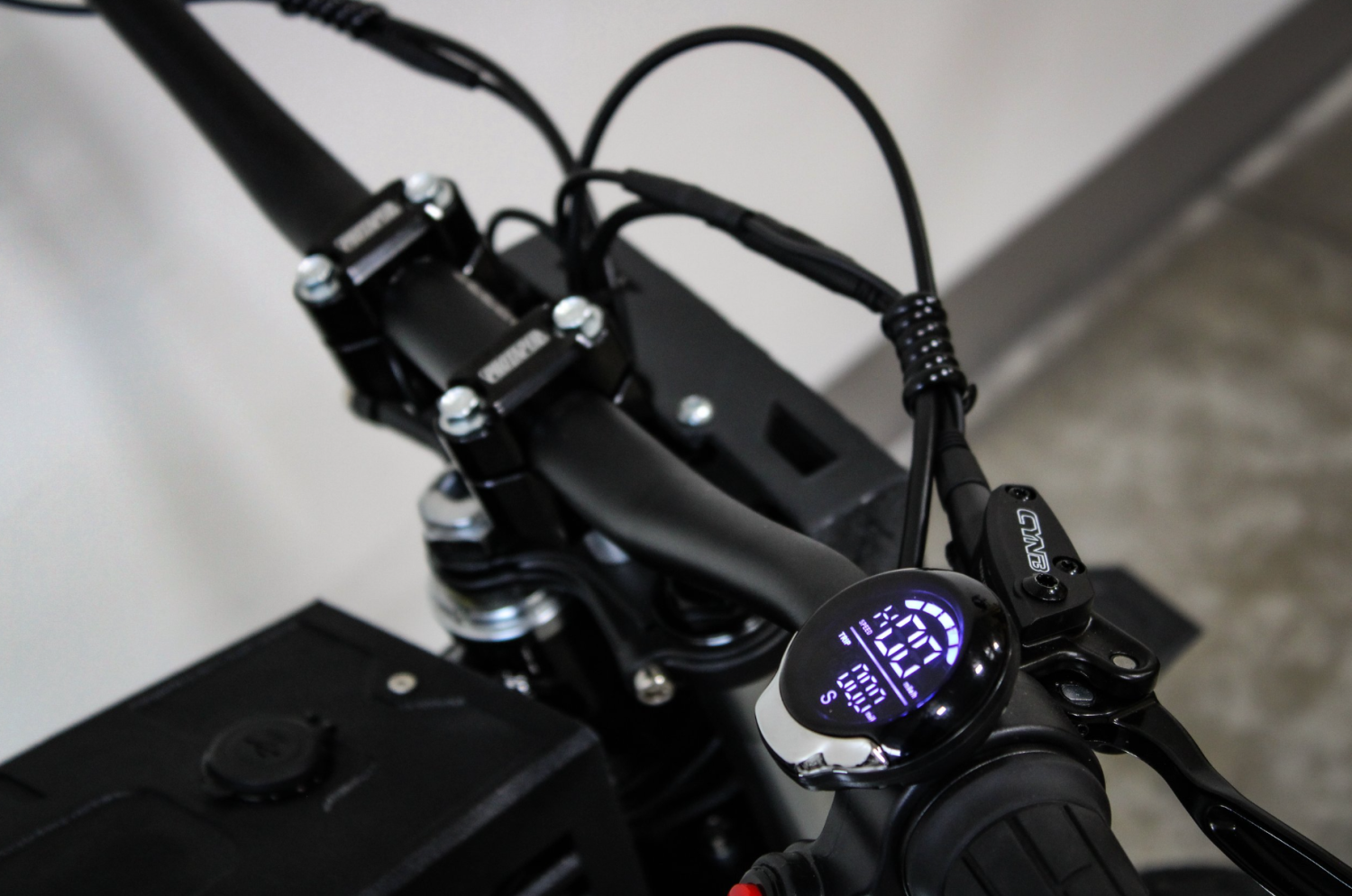 Droog x Burromax TT: A Touch of Charm