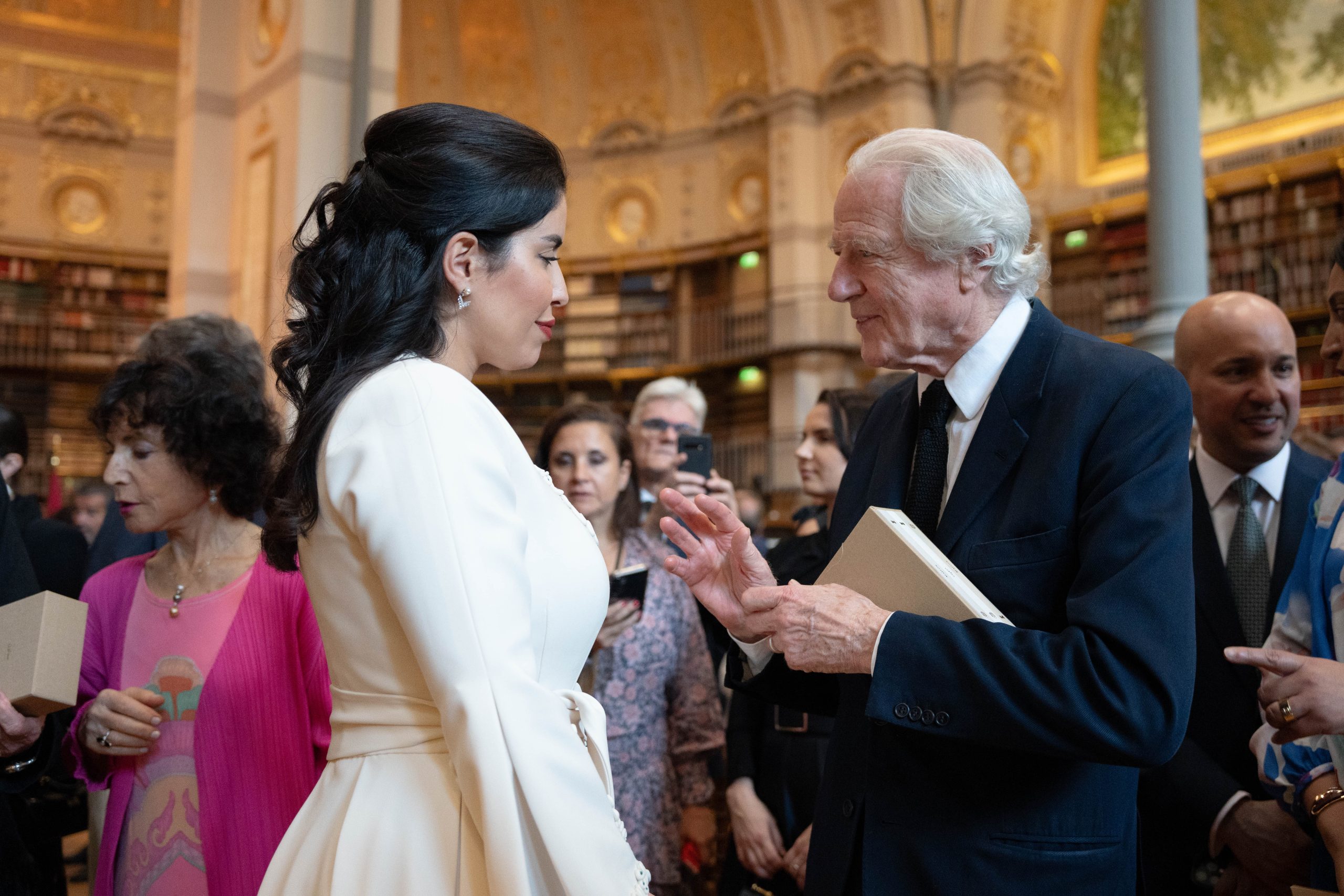 UAE’s First Female Ambassador to France Presents Her Book