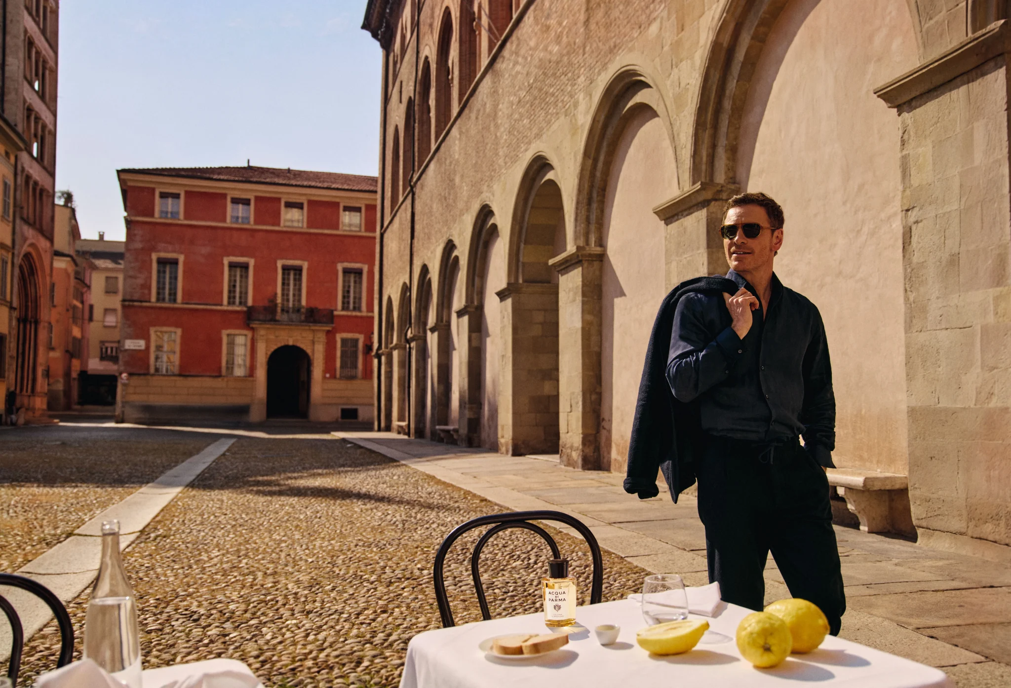 Michael Fassbender x Acqua di Parma: elegance becomes cinema